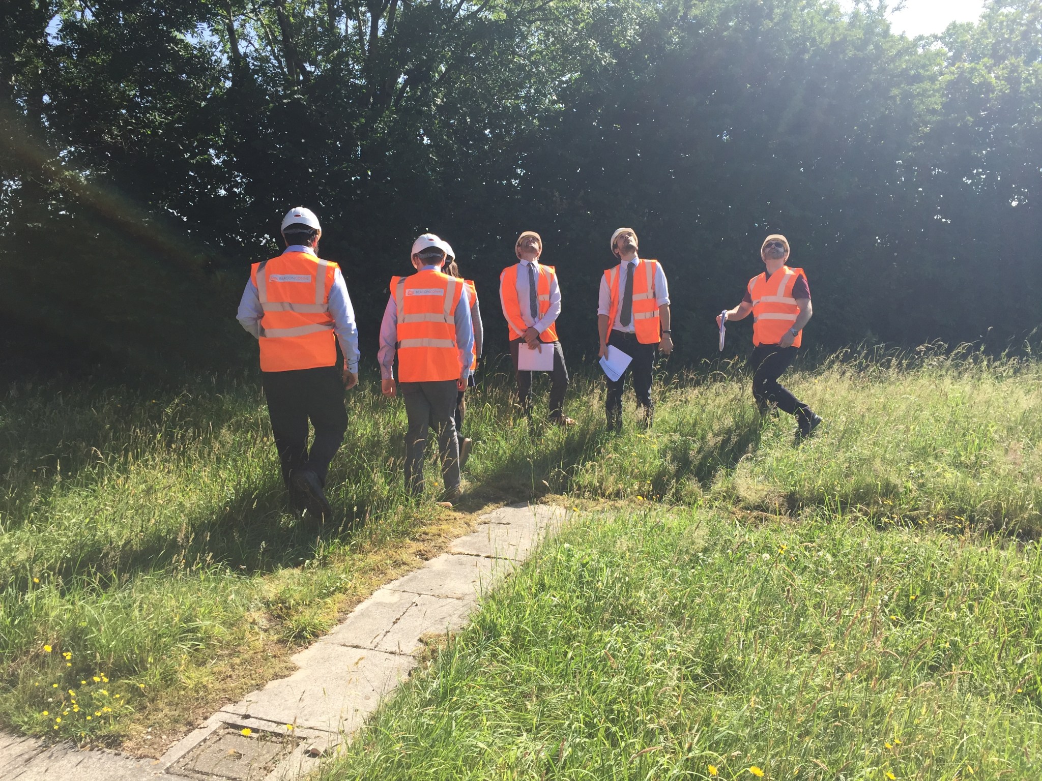 About Us – Beacon Comms